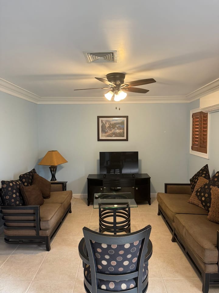 Eton Manor Suites 3 Cable Beach - Nassau