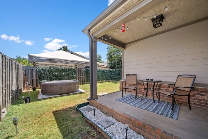 Fayetteville Oasis | Hot Tub Game Room - By U Of A - Fayetteville, AR