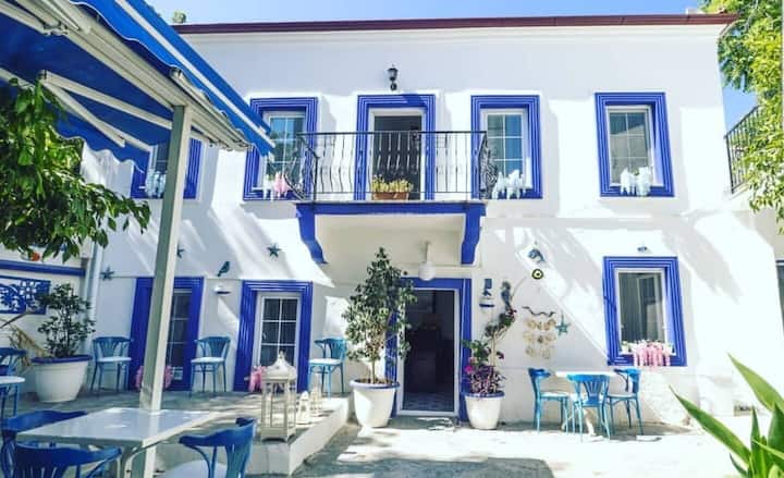 At The Heart Of / Bodrum & Clean - Bodrum