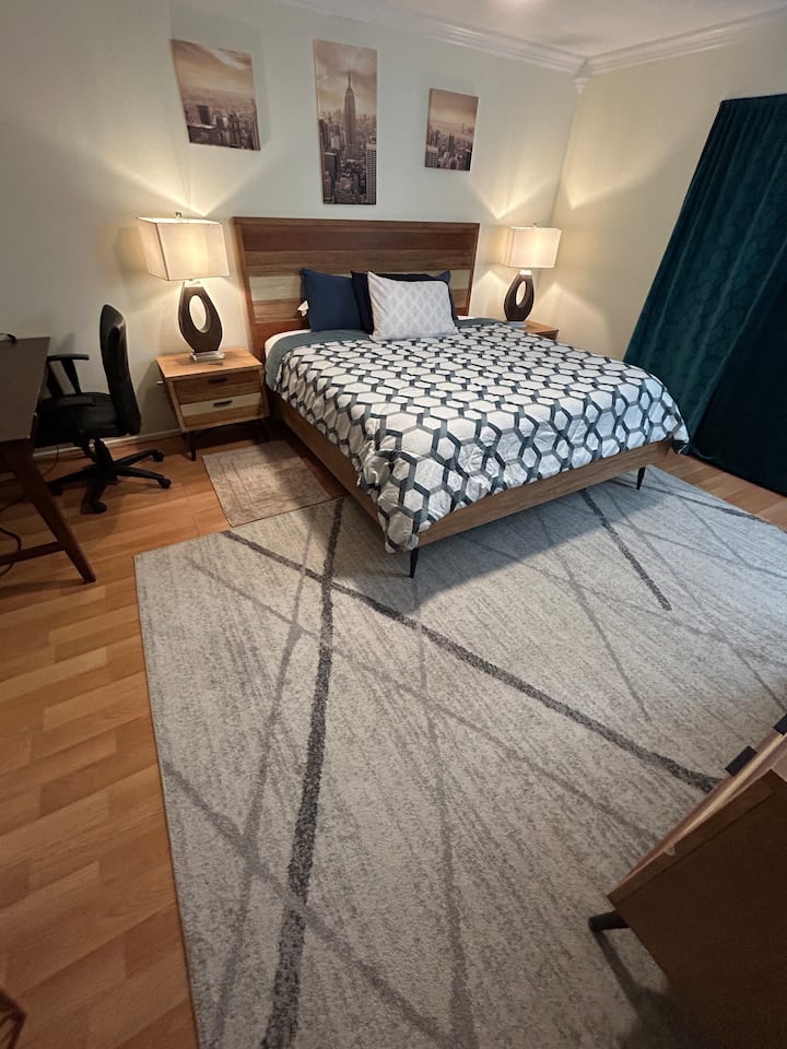 Private King Bedroom Casablanca W Private Bathroom - Garland, TX