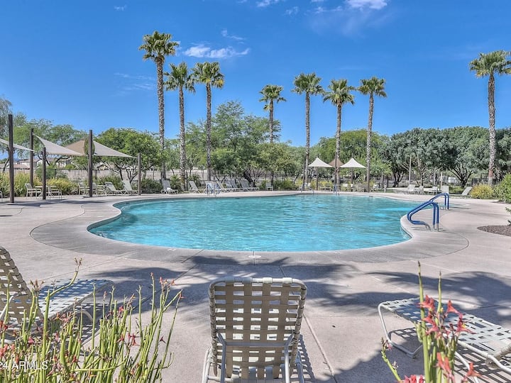 Private Hot Tub & Community Pool! | 5br Retreat! - Surprise, AZ