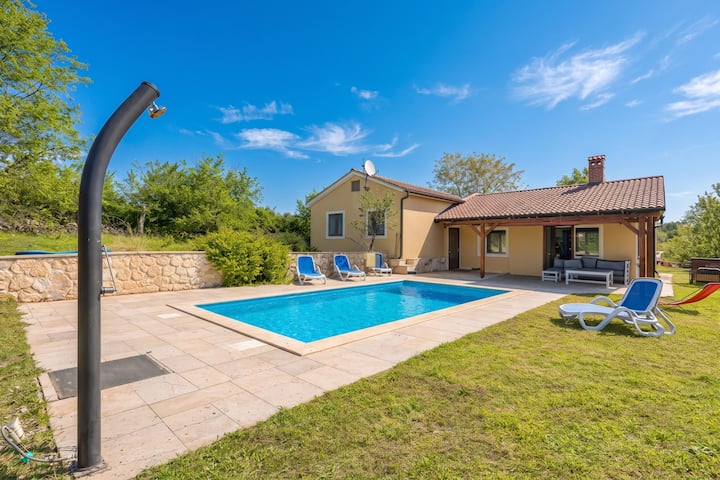 Villa Simac With Pool And Whirlpool - Pazin