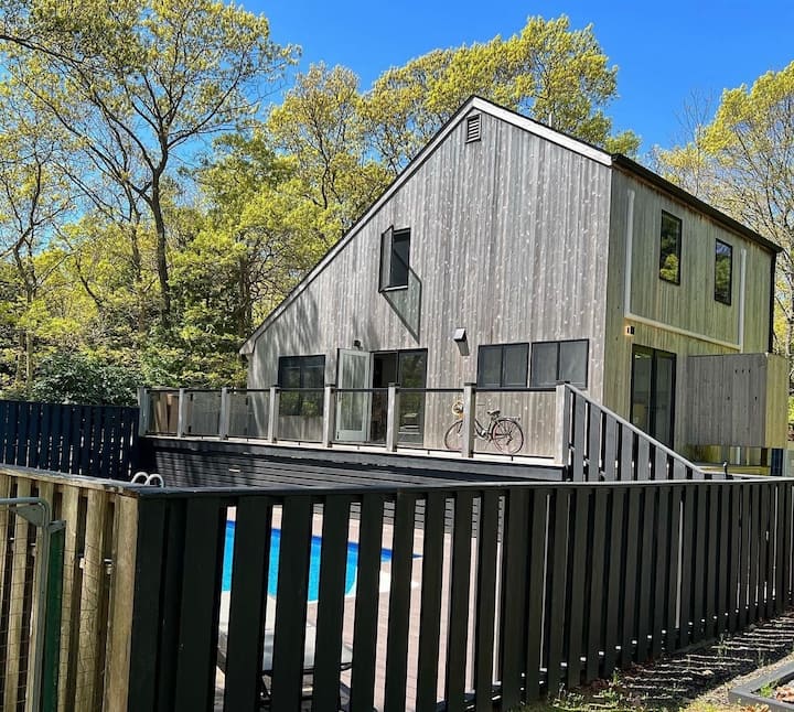 Serene + Chic Hamptons Home, Near Nature + Main St - East Hampton, NY