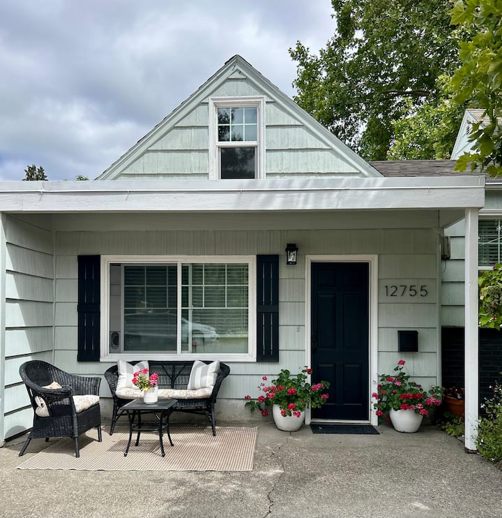 Charming Studio Apartment In Central Beaverton - Beaverton, OR
