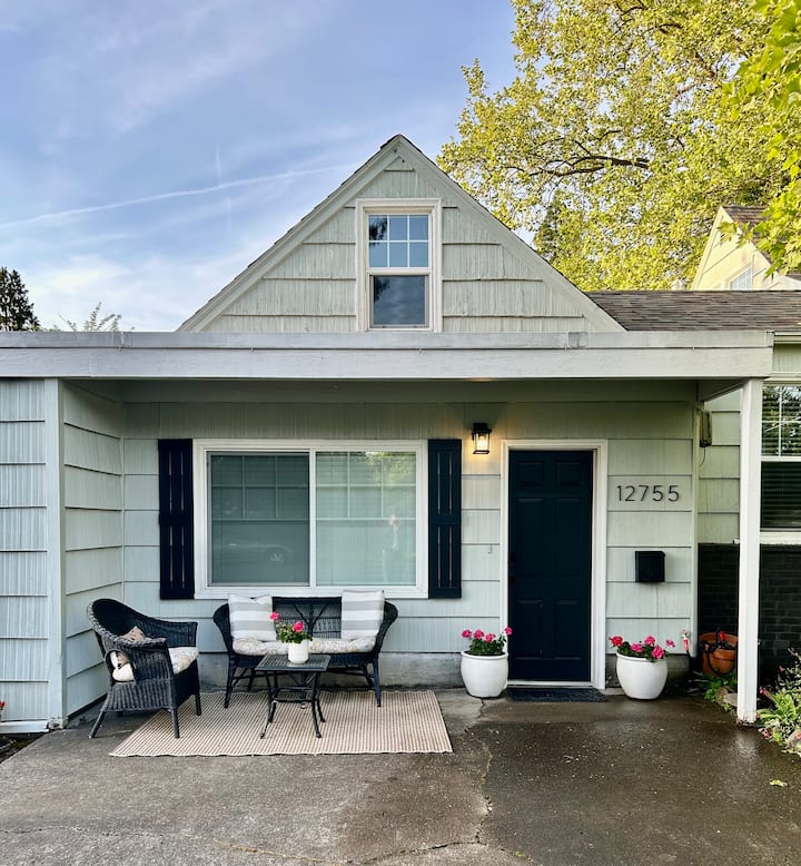Charming Studio Apartment In Central Beaverton - Beaverton, OR