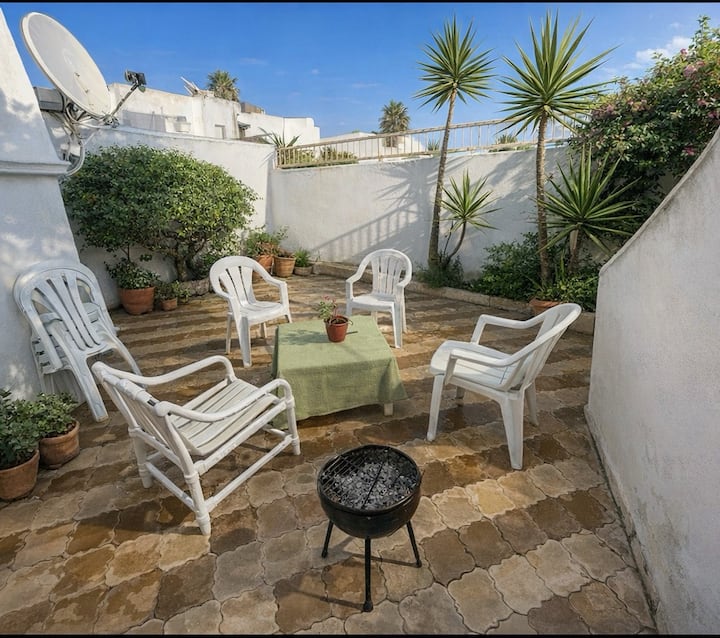 Rez-de-jardin Dans Une Résidence Privée - Tunesien