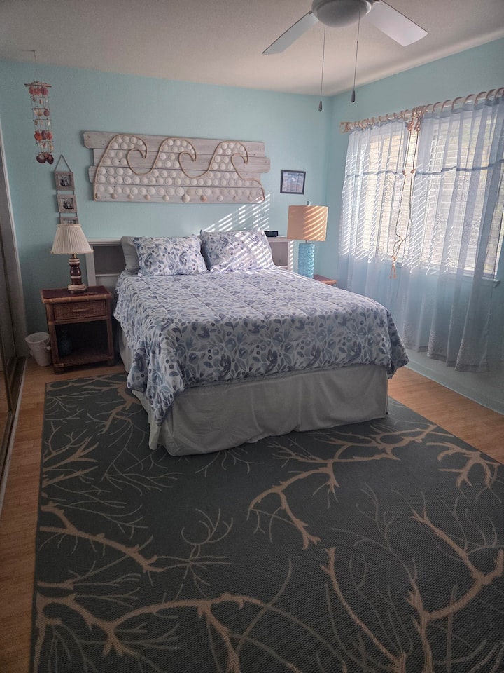 Large Private Room & Attached Private Bathroom - Stockton, CA