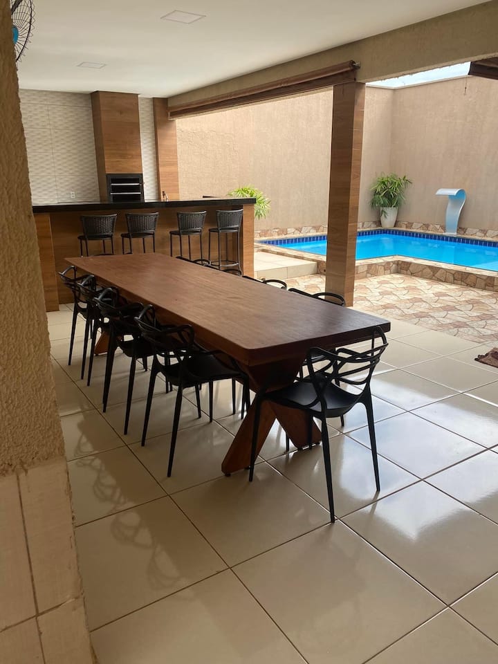 Casa Em Goiânia Com Piscina 2/4 - Goiânia