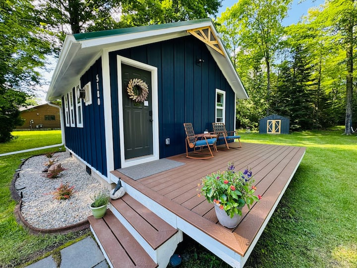 ‘Little Blue’– Cabin For Two, Esky/ford River - Michigan