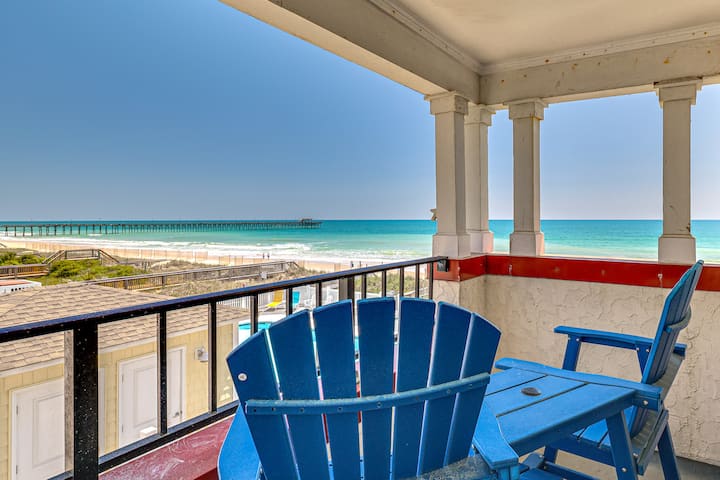 Ocean Views + Resort Pool! N Topsail Beach Condo - North Topsail Beach, NC