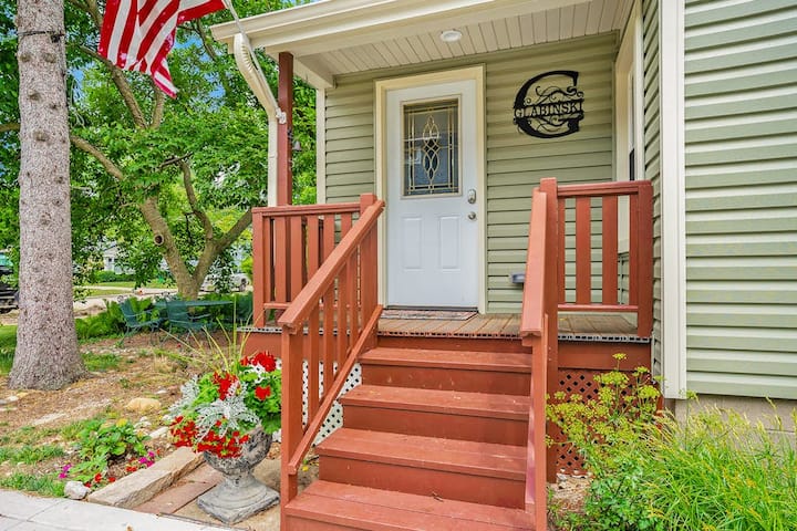 Dog-friendly Retreat With Grill & Private Laundry - South Haven, MI