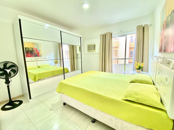 500m Da Praia Do Forte: Ar,wifi,garagem,maq.lavar - Cabo Frio