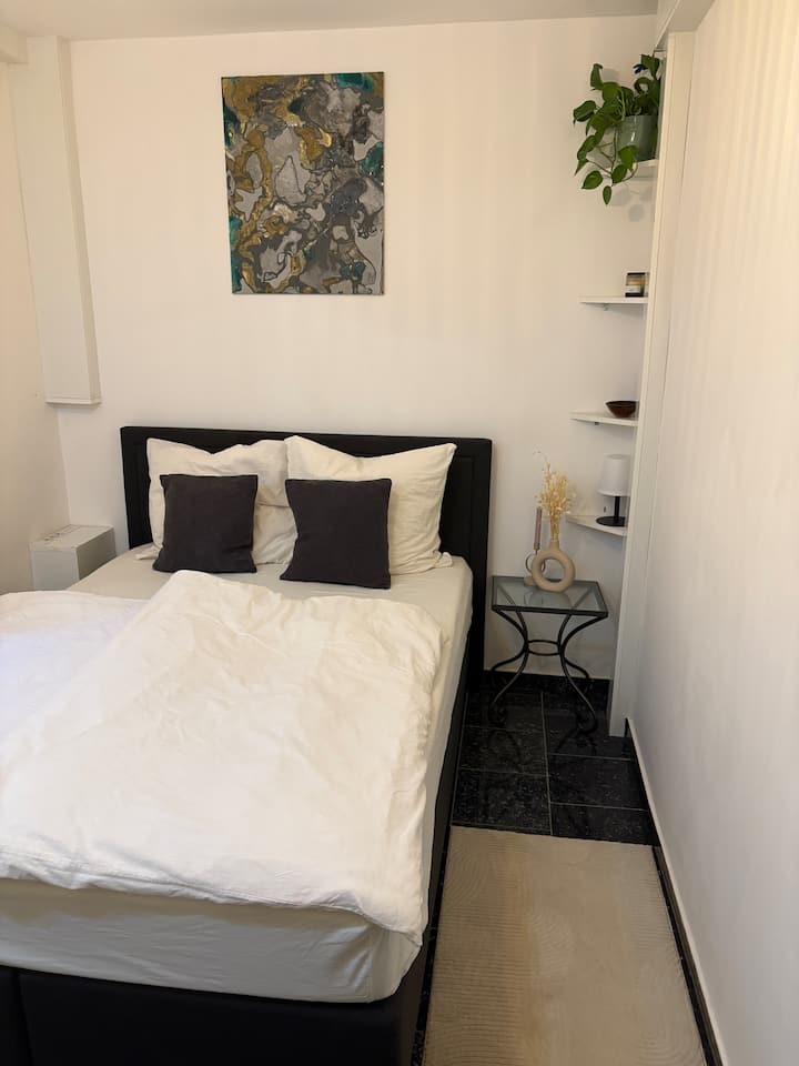 Cosy And Stylish Room Close To Fair And Stadium - Pulheim
