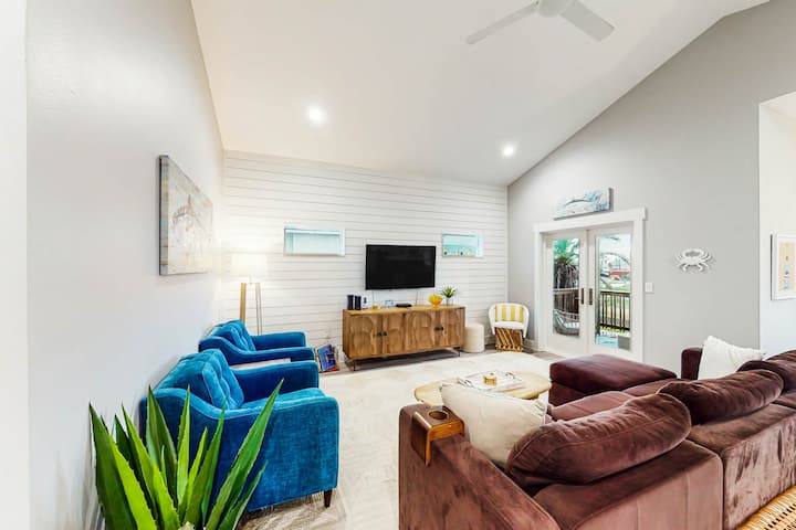4br Home With Patio, Pool, & Full Kitchen - Port Aransas, TX