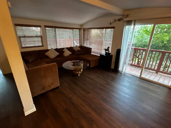 Newer Home In The Hills, Patio Nice Views - Simi Valley, CA