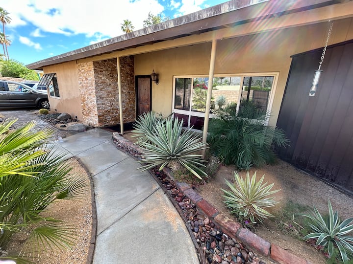 Psparadise Hacienda Hideaway - Palm Springs, CA