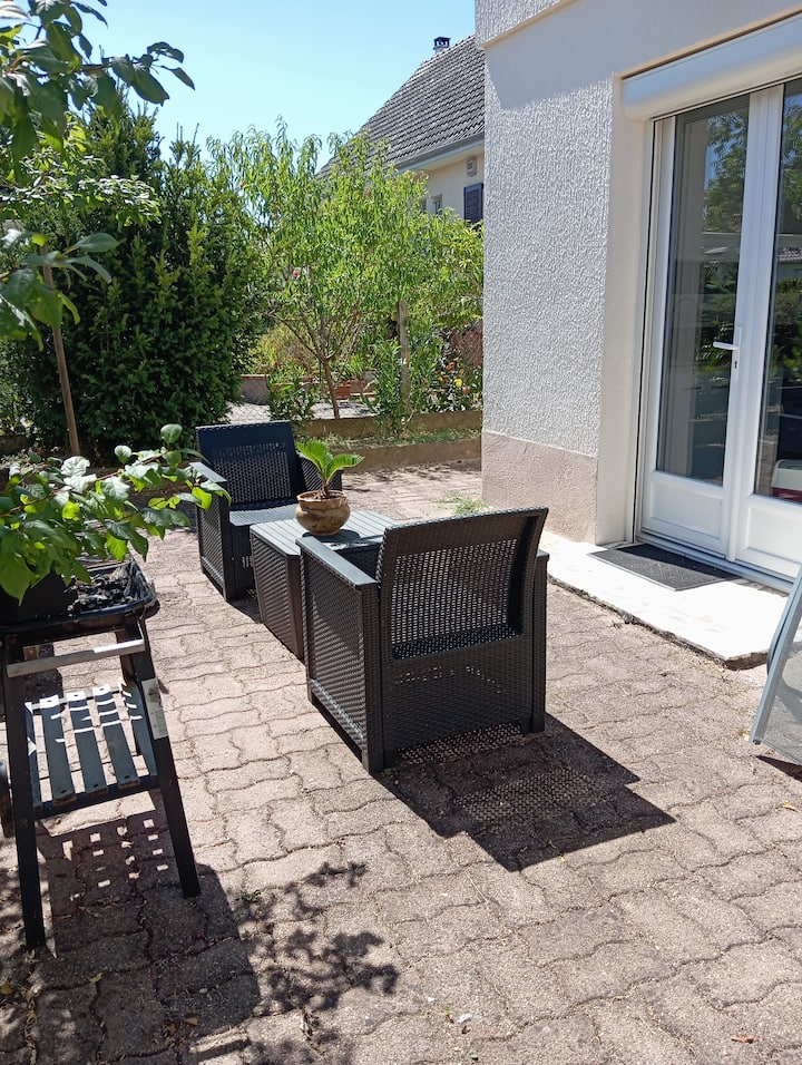 Appartement En Rez De Jardin Avec Terrasse, Clim - Châteauroux