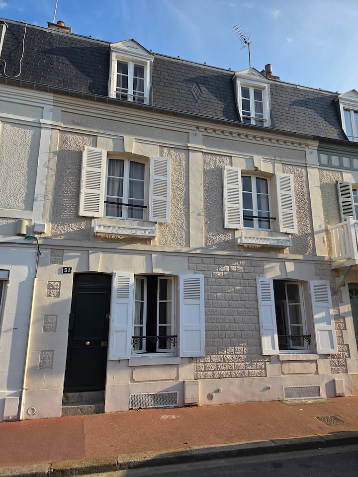 Belle Maison De Ville, 7 Couchages, Au Calme. - Deauville