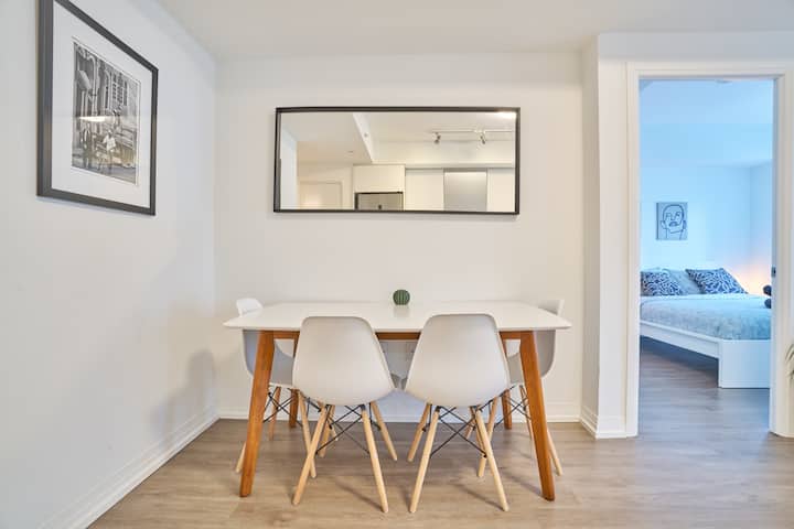 Steps To Yonge-dundas Square | Superhost - Toronto