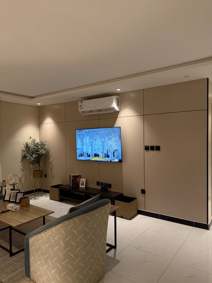 شقة انيقة بغرفتين وصالة . - Riad