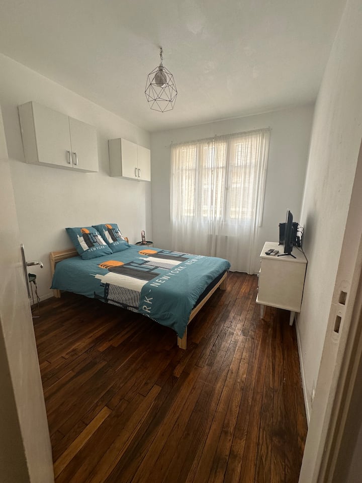 Proche Métro13,14 Et Rerc - Clichy