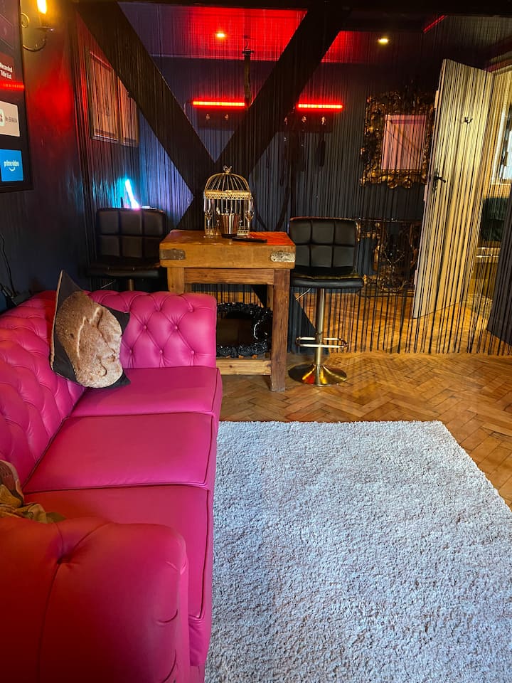 The Luxury Parlour Bletchingley - Redhill