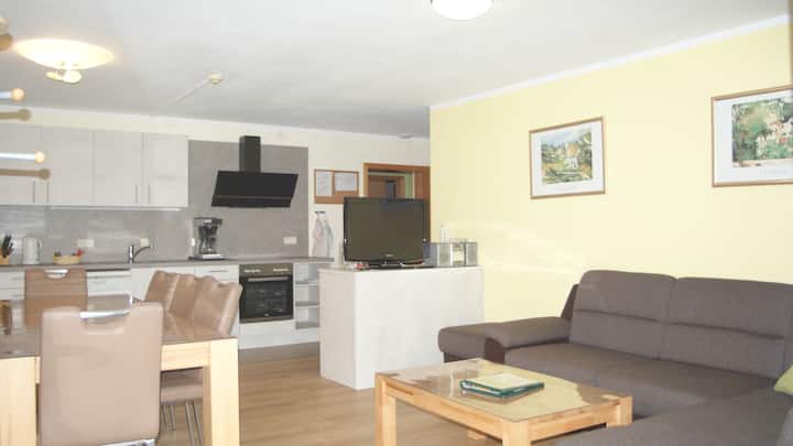 Family Flat, 100 Sqm, 3x Shower/wc, 3 Bedrooms - Mörsdorf
