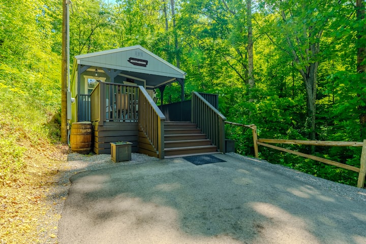Bootlegger Cottage - Sevierville, TN