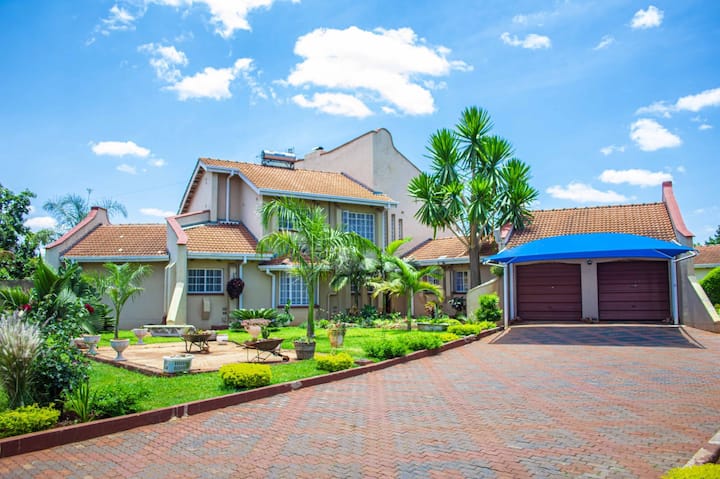 Villa On The Heights - Zimbabwe