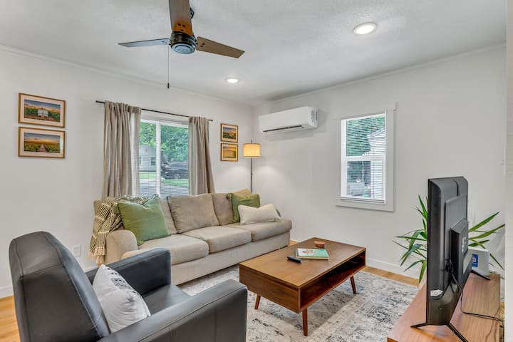 Hopetopia | Quiet & Cozy | Central Location - Topeka, KS