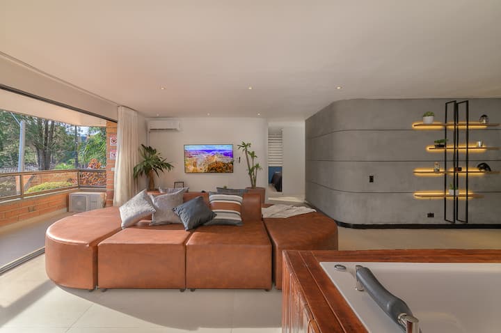 3 Bdrs Provenza Unit With Ac Throughout & Jacuzzi - Medellín