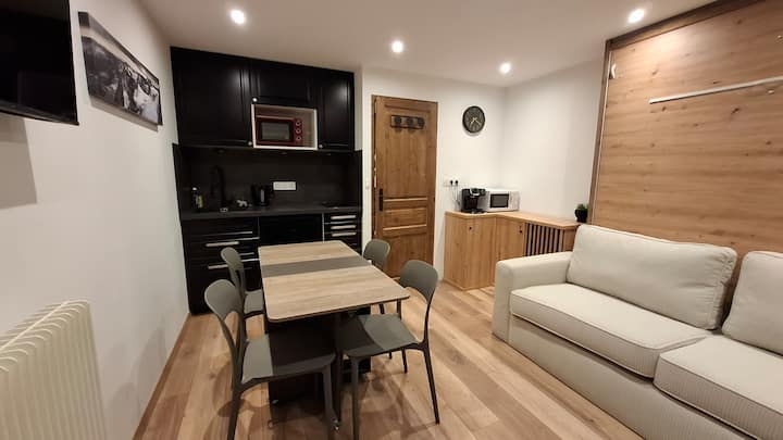 Studio Tout Neuf Plein Centre Ski Aux Pieds - Les 3 Vallées