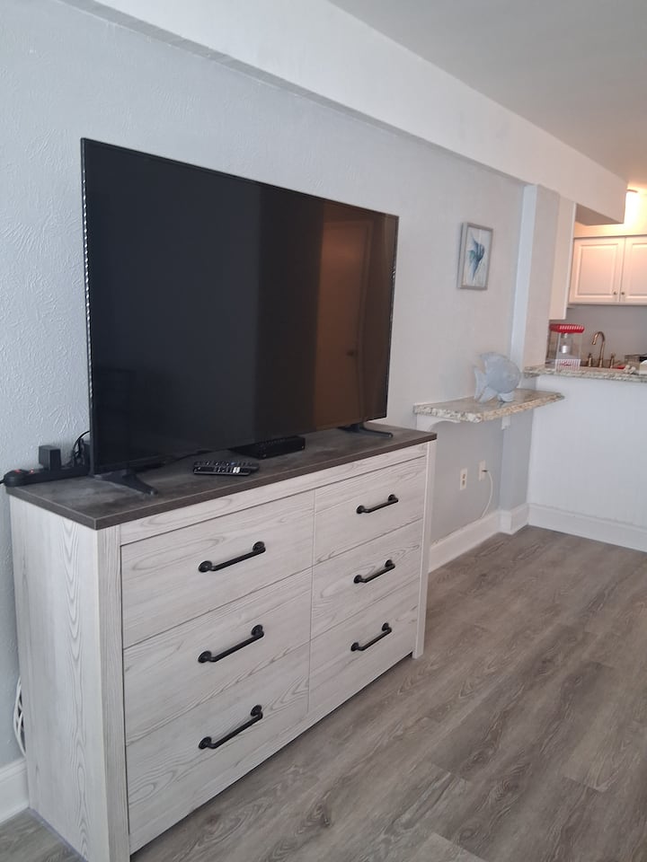 Oceanview Condo In Daytona Beach - Daytona Beach, FL