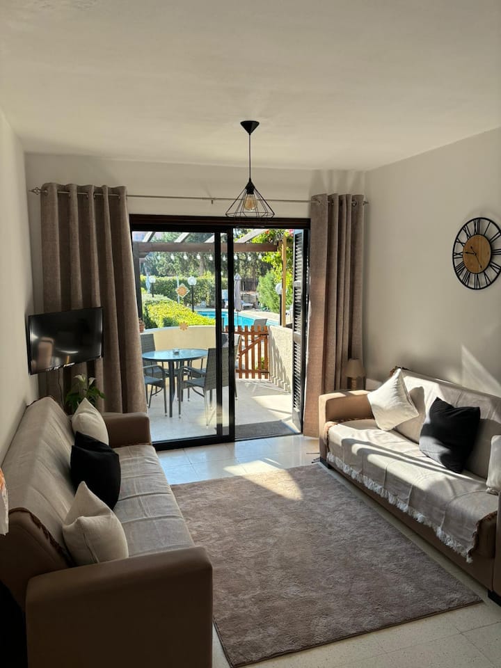 Small Friendly, Central Location - Paphos
