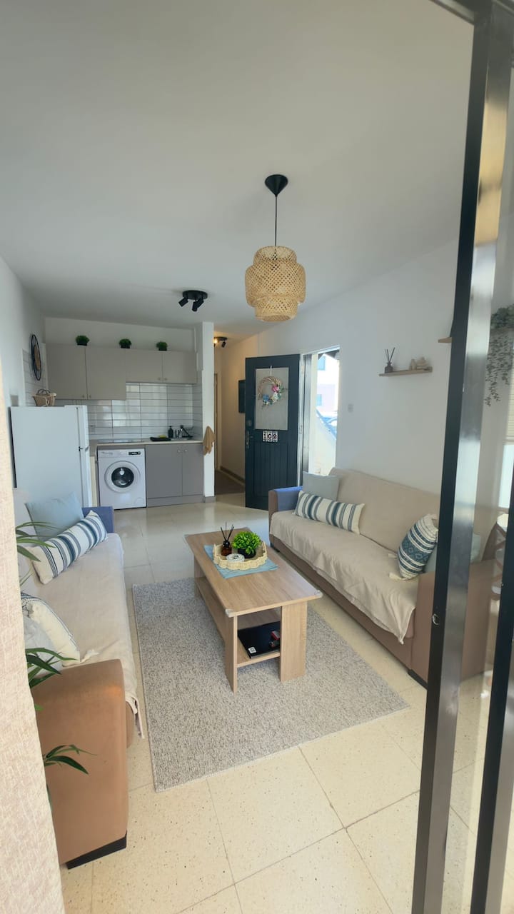 Small Friendly, Central Location - Paphos