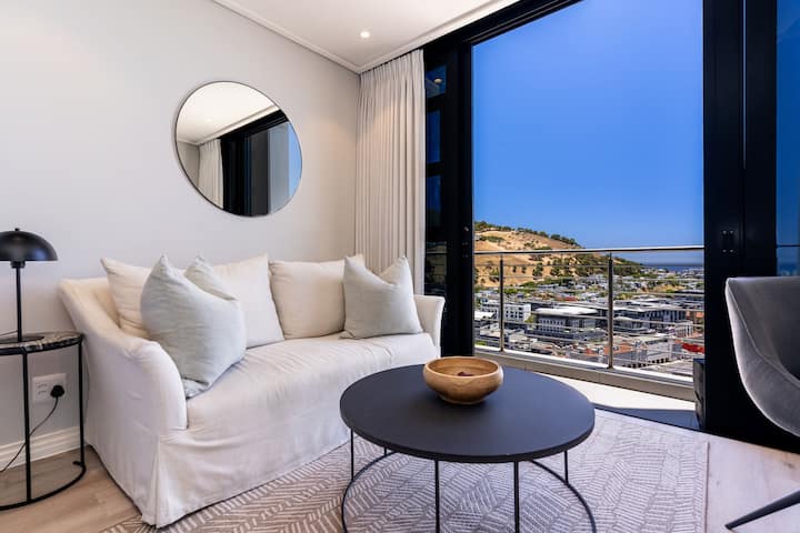 Paradise Views: Couples Sanctuary W/ Pool, Parking - Cape Town