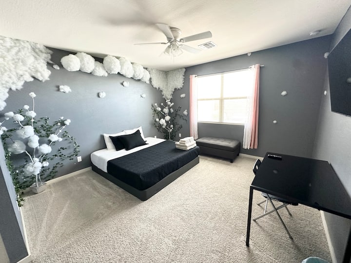 C Room (10min From Stadium) - Sun City, AZ