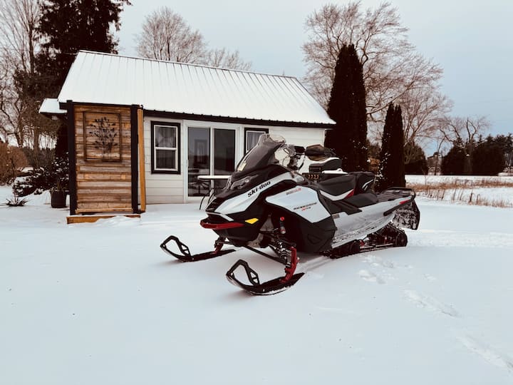 Quiet Cottage Near Turkey Point And Port Dover - Delhi, ON, Canada