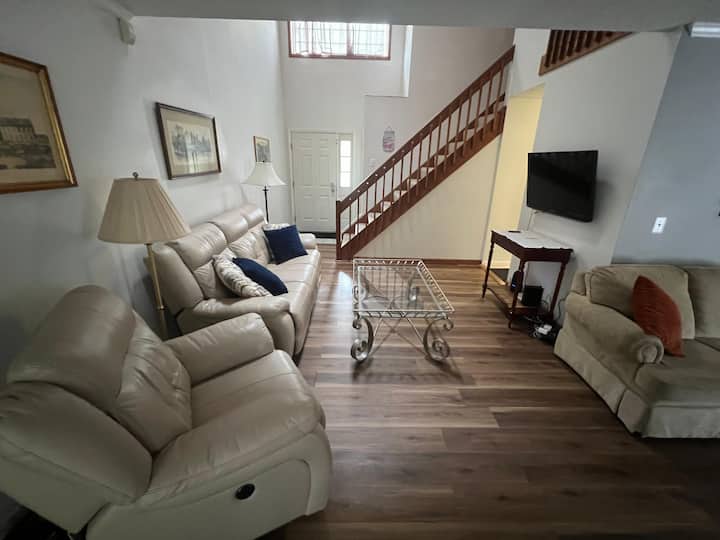Townhome - Rpi ,Regeneron,troy, Albany & Mvp Arena - Troy, NY