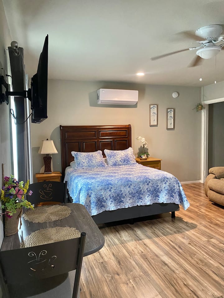 Estancia Independiente,2 Huéspedes. - Brownsville, TX