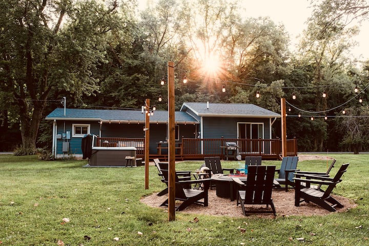 Lux Pet Friendly Home W Hot Tub, 5 Min To Town - New Buffalo, MI