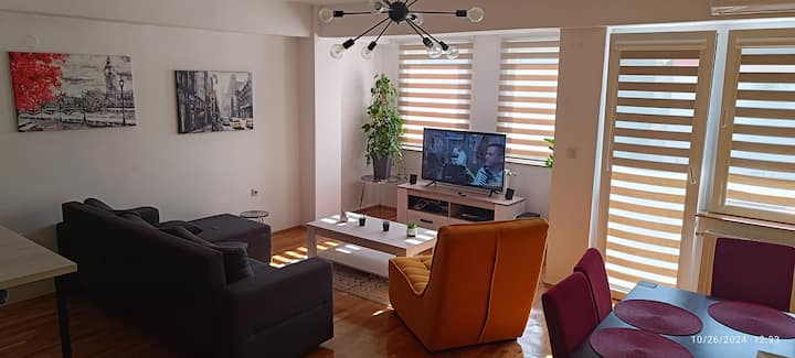 Spacious Modern Apartment With Private Parking - Skopje