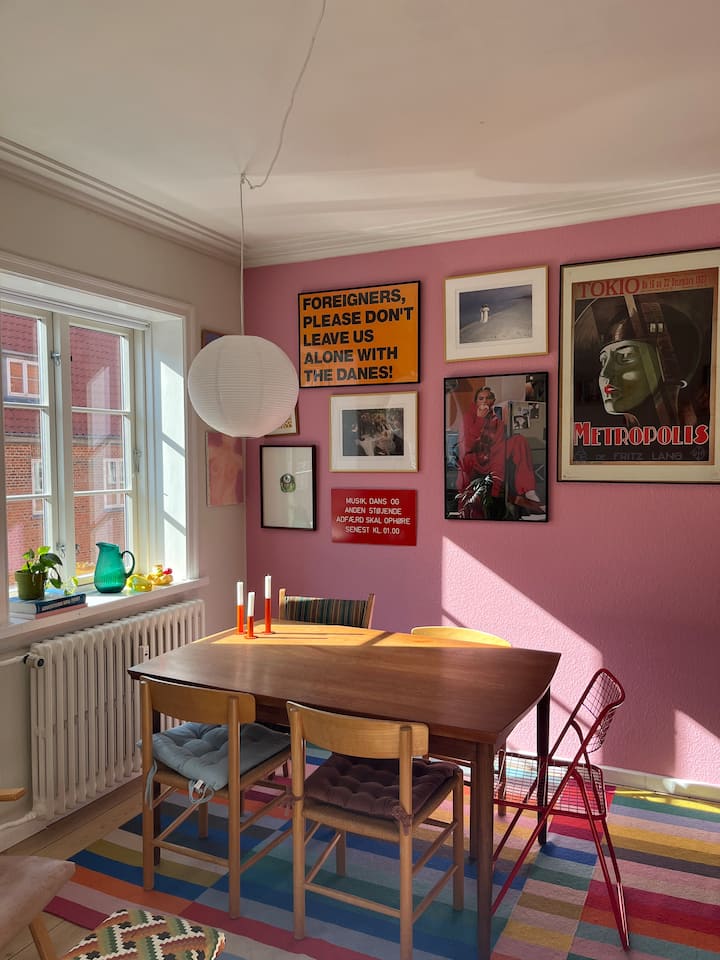 Farverig 2-værelses Lejlighed - Aarhus