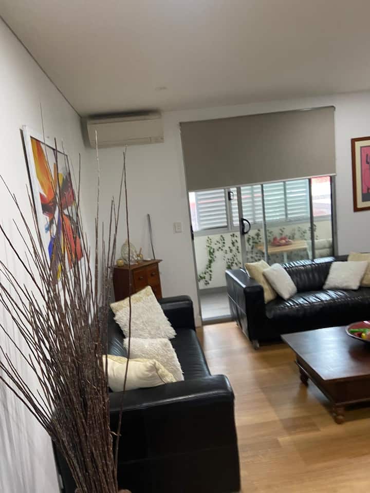 Air Conditioned Apartment In Perfect Location - Burwood