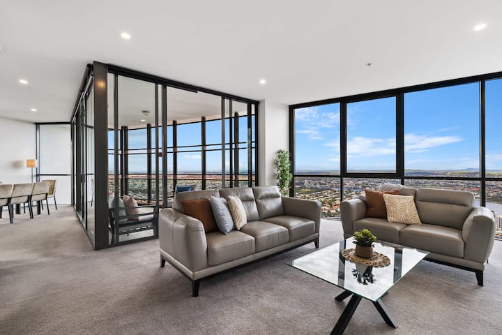 Rare Ocean Views | Huge 4 Bedroom Sub Penthouse - Brisbane