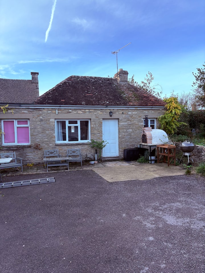 A Self Contained Flat In Central Lechlade - Lechlade