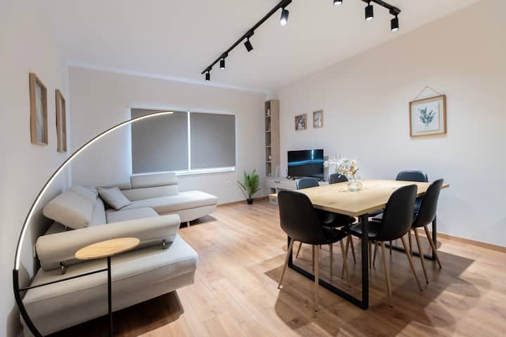 2br At Artist's Palace – Skanderbeg Square Views A - Tirana