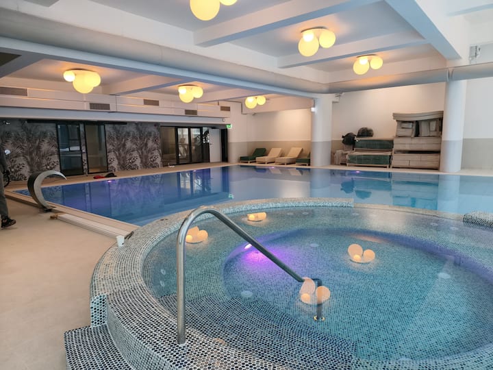 Apartament Nou+ Acces Piscina îNcalzită, Parcare - Sinaia