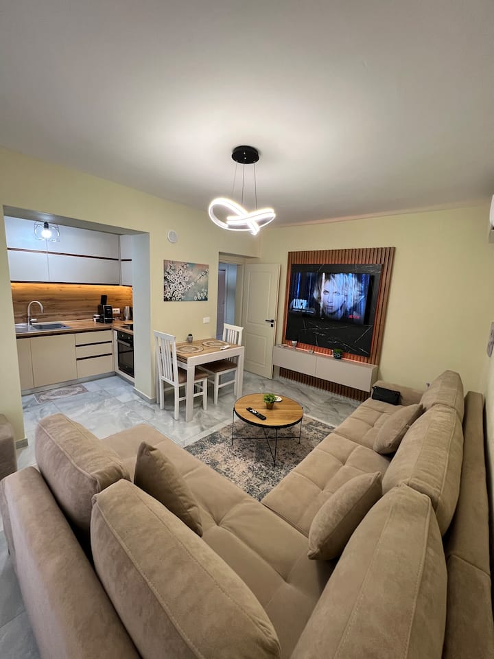 Downtown Deluxe Apartment - Albania