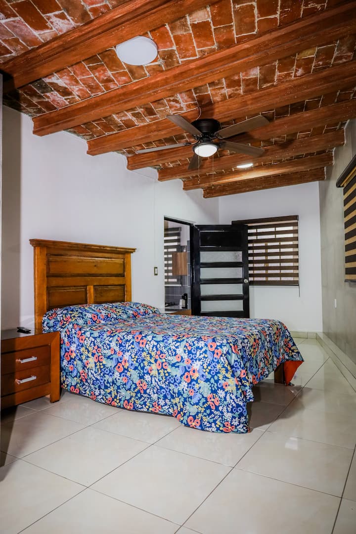 Loft En El Centro Prácticamente A Pie De Calle. M3 - Guanajuato